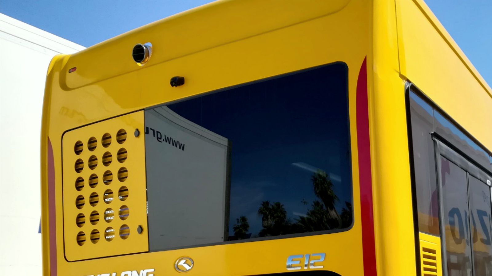 sistema de escape superior bus - King Long España